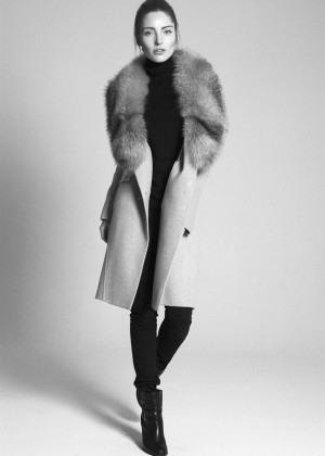 RED HOT BRITISH MODEL ELLE DOWLING